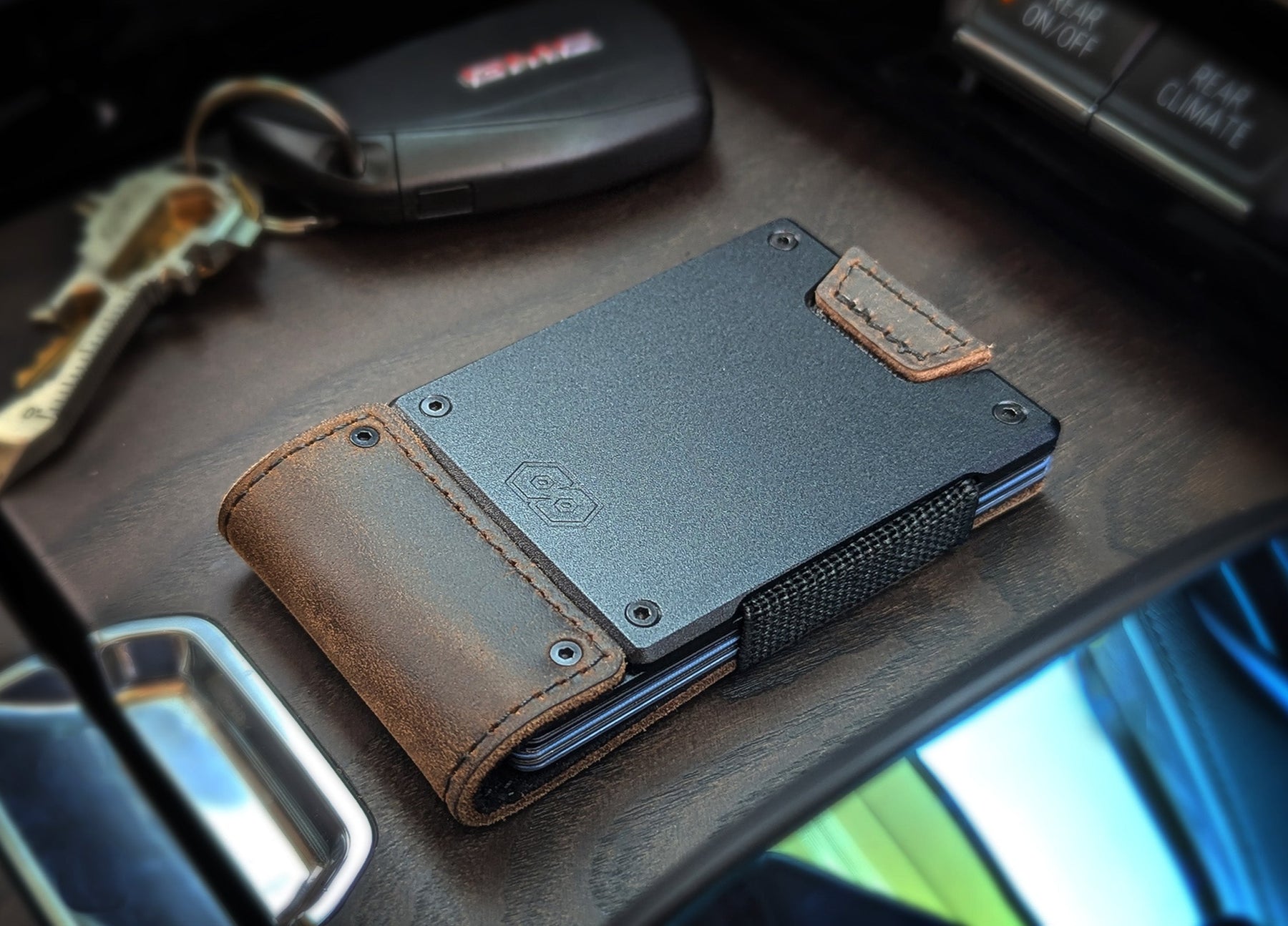 Minimalist Wallets Reimagined. Form and function meets Professionalism